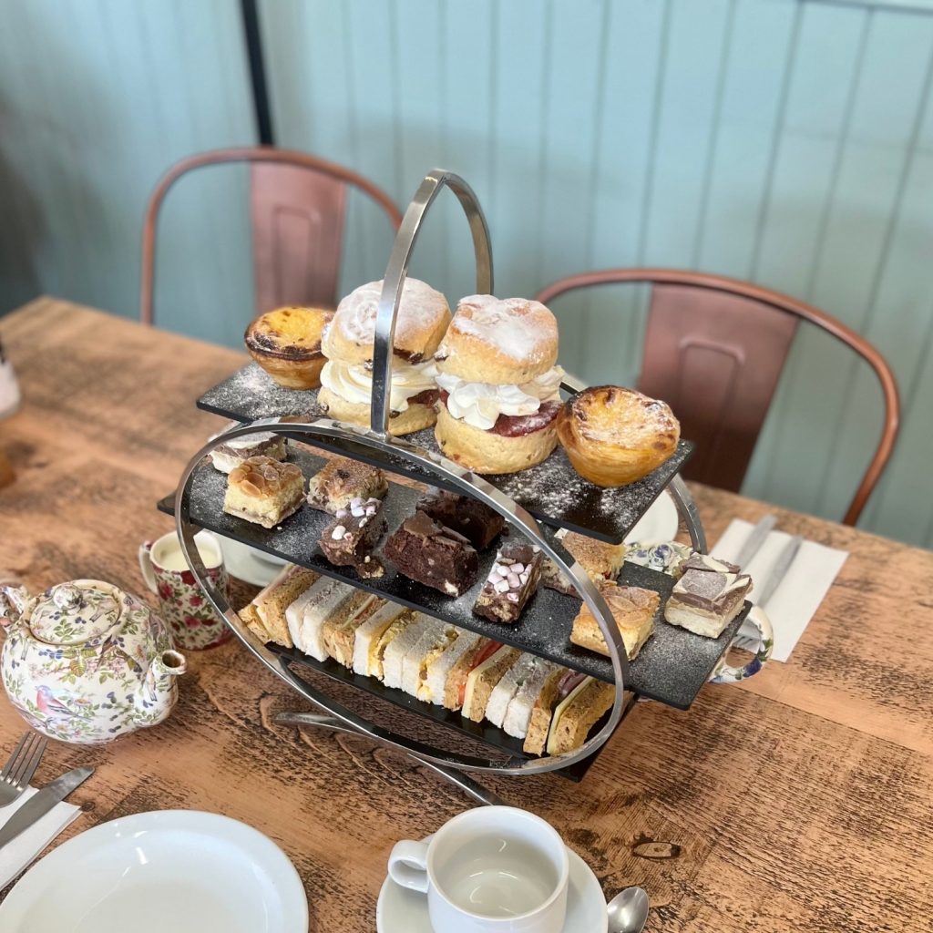 Café - Morris' of Usk